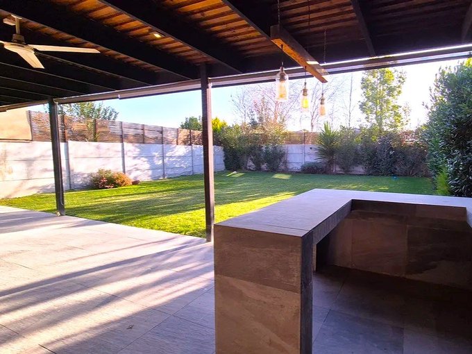 Casa en Arriendo en Colina, condominio remanso de chicureo