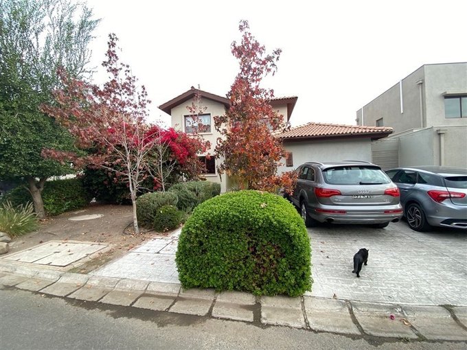 Casa en Arriendo en Colina, Condominio Alcázar de Chicureo
