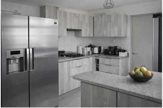 Casa en Arriendo en Lo Barnechea, Luminosa casa en condominio opción ...