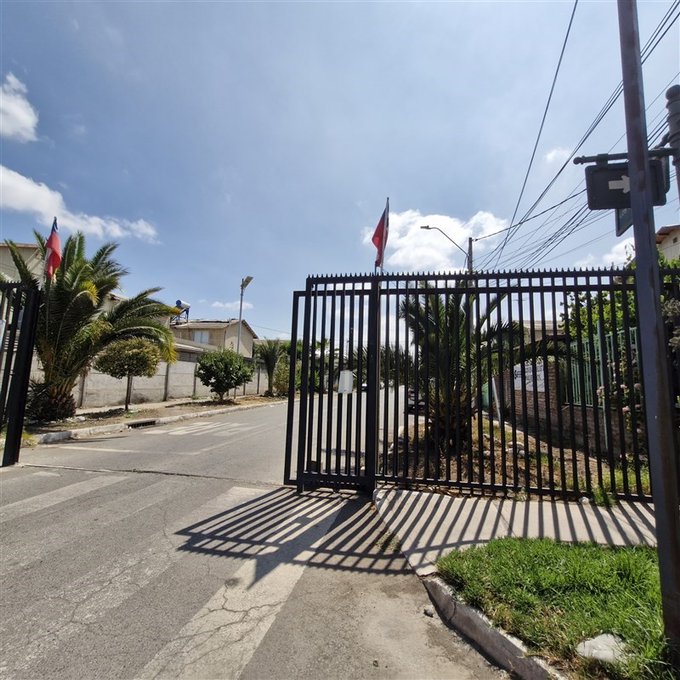 Casa en Arriendo en Talagante, Villa los evangelistas /porton de acceso ...