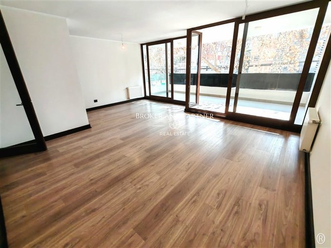 Departamento en Venta en Providencia, Marchant Pereira con Dario Urzua